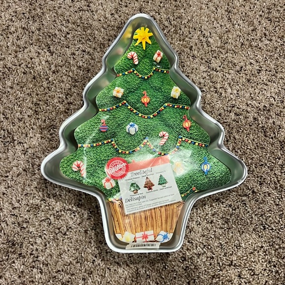 Wilton | Kitchen | Christmas Tree Cake Pan | Poshmark